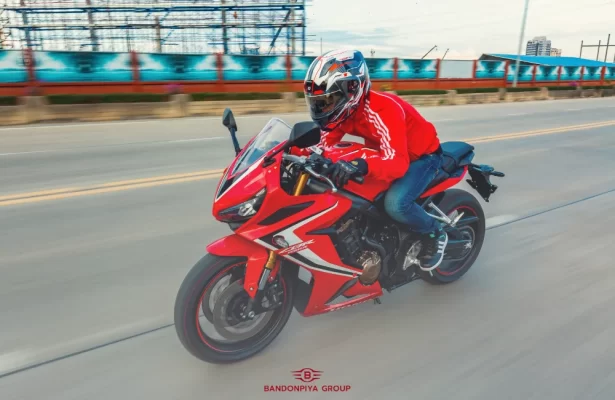 HONDA CLICK 160 สปอร์ตเอทีที่ให้ทั้งความแรง และความสนุก